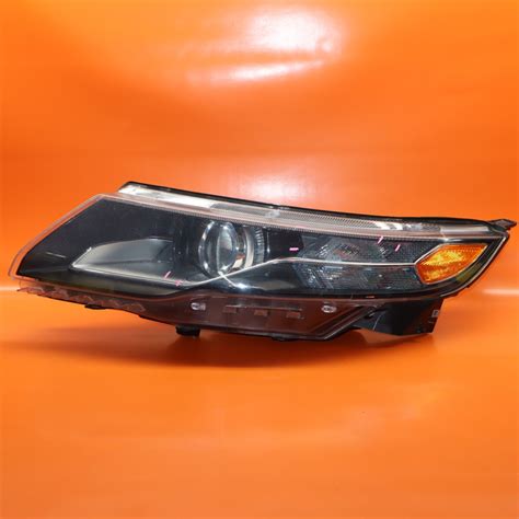 Chevy Volt Headlight Left Driver 2011 2012 2013 2014 2015 22769170