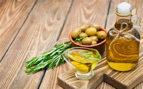 Si Të Kombinoni Vajin E Ullirit Me Erëza Dhe Barishte Agroweb