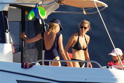 Макрон и его жена в купальнике 80 фото