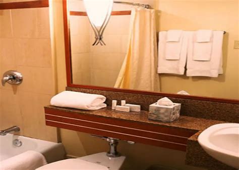 Courtyard By Marriott San Juan Miramar Hotel 2 Restaurants