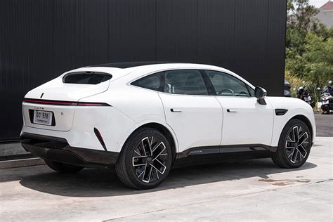 ราคาอย่างเป็นทางการ เทียบสเป็ค Avatr 11 2 099 000 2 299 000 บาท แบตเตอรี่ 116 79 Kwh