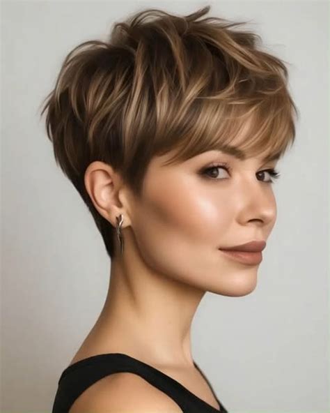 30 Effortlessly Chic Short Fluffy Hairstyles For Every Hair Type