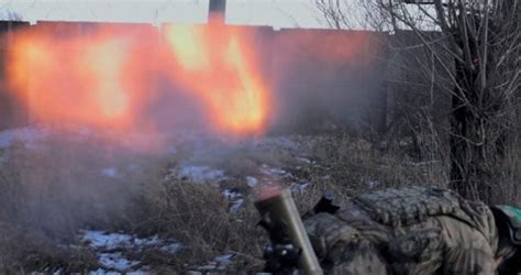 Прикордонники показали відео боїв під Бахмутом Новости Section Ukr Net
