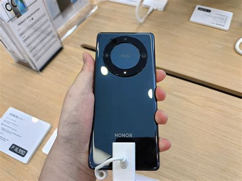 HONOR Opens First Ever Experience Store In The Philippines