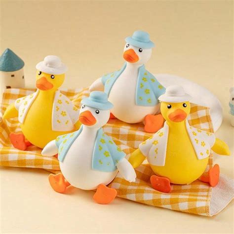 Squeezy Soft Stress Relief Squishy Toys Super Cute Duck Decompression Gadget For Office