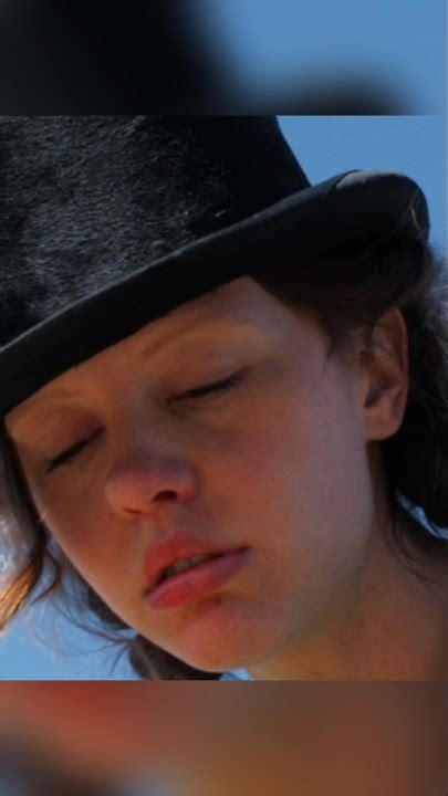 خطرناکترین دختر رقاص دنیا که با مترسک می رقصد Youtube