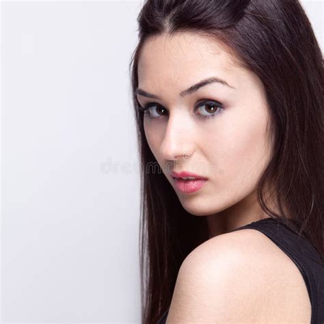 Retrato De La Mujer Joven Linda Sensual Foto De Archivo Imagen De Belleza Negro