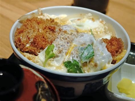 무료 이미지 레스토랑 아시아 사람 사발 요리 식품 아침 식사 튀김 돼지 고기 맛있는 수프 양파 계란 누들 일본어 중국 음식 동남 아시아 음식