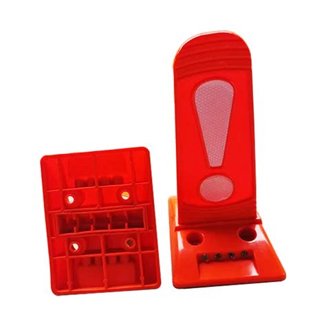 Space Separator Curb System With Reflectors Plastic Traffic Road Divider Traffic Safety Warning