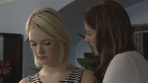 The Dominant Samantha And The Demure Siri Scrolller