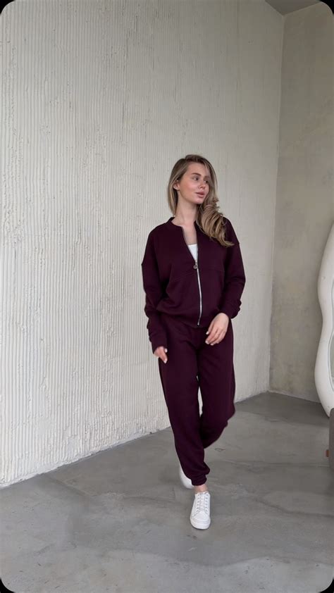 ЖІНОЧИЙ ОДЯГ СУКНІ ФУТБОЛКИ КОСТЮМИ ️ ️ ️ Хіт продажу Весняний костюм Стильні та зручні