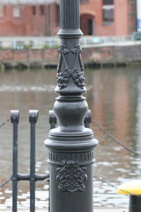 Pole A1b Art Metal