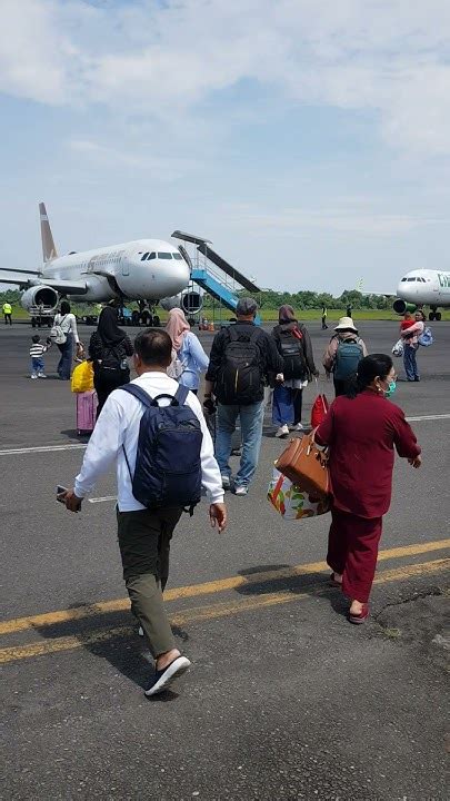 정겨운 인도네시아 수마트라의 작은 공항 Youtube