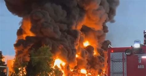 Влада Краснодарського краю РФ заявила про пожежу на НПЗ після влучання дрона