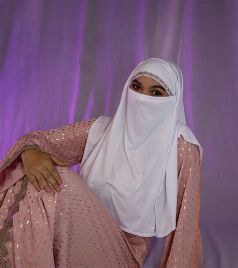 Yara Rubabs Sexy Photos And Nude Pics