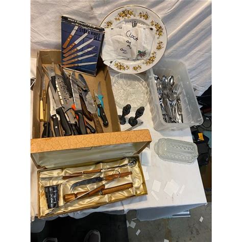 Assorted Kitchen Items