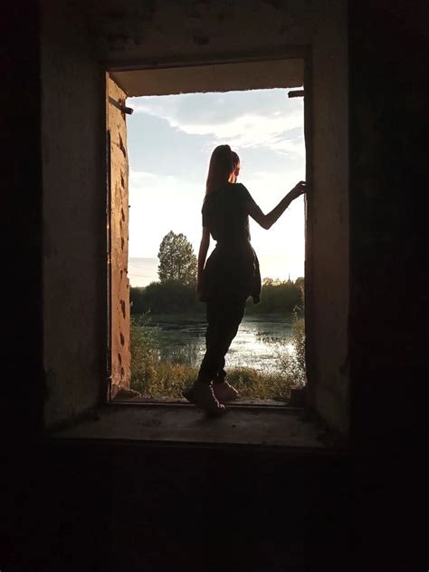 Фото в заброшенном здании | Фотография на природе, Хипстер фотографии ...