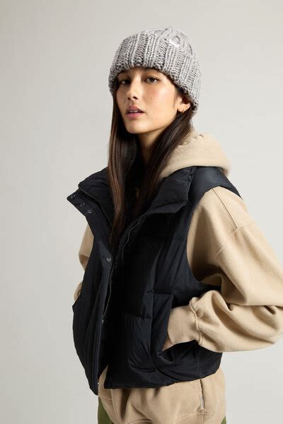 Womens Alsea Quilted Stretch Nylon Vest In Black Woolrichus