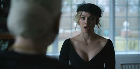 Nude Video Celebs Kaley Cuoco Sexy The Flight Attendant S E