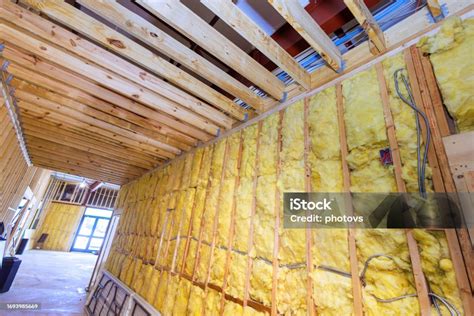 Mineral Wool Wall Assembly With Fiber Cotton Thermal Insulation Stock
