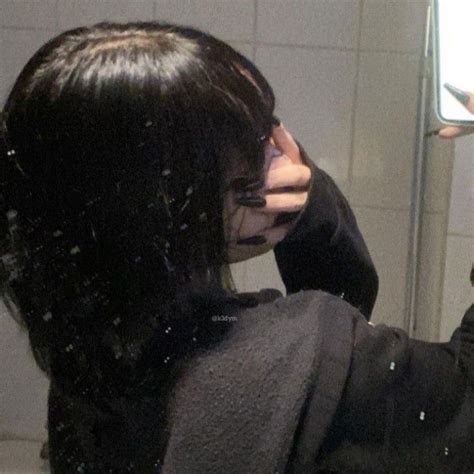 Pin By Lactose On Faceless ☆ Ideas For Instagram Photos Poses Insta