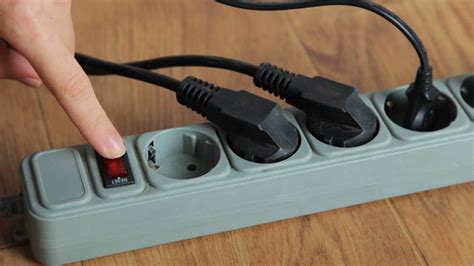can a peloton be plugged into an extension cord