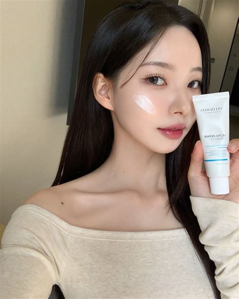 예서 1월에 맞이하는 첫 불금 ️‍🔥 열일 하고 빨리 퇴근해서 씐나게 놀러갈 준비 역대급 크림을 협찬 받았습니다 벨더마 화장이 뜨거나 피부가 건조 할 때 바르면