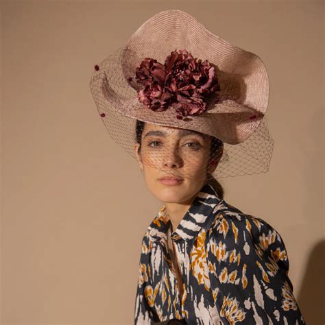 Descubre Nuestros Tocados De Alquiler Mimoki