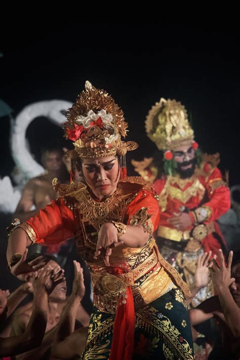 Tari Kecak Dan Ramayana Di Pantai Melasti A6400 Rcekrek