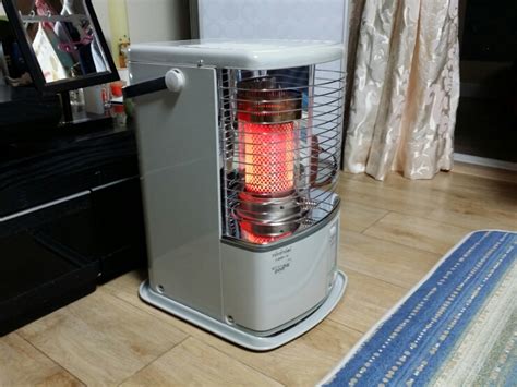 캠핑장 뿐만 아니라 집에서 사용하기에도 좋은 토요토미 반사식 난로 And 캠핑용 가정용 등유 난로 추천 네이버 블로그