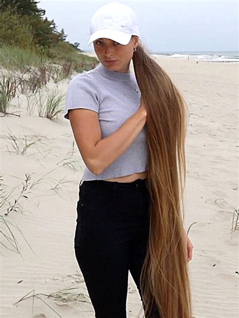 Realrapunzels Long Hair Styles Playing With Hair Hair Lengths
