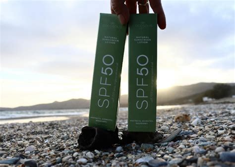 Mengenal Hybrid Sunscreen Beserta Rekomendasi Produknya