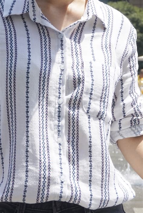 Plug 미니 패턴 스트라이프 셔츠광화문룩 남방 남방셔츠 여자셔츠 블라우스 여성블라우스 예쁜블라우스 스트라이프블라우스 가을블라우스