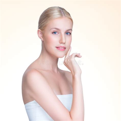 Personable Beautiful Natural Skin Woman Posing Hand Advertise For