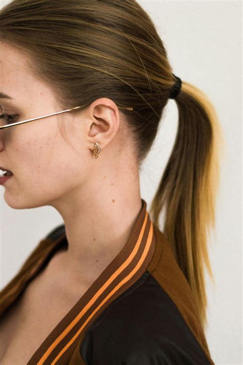 Hair Tied Back Photos Download The Best Free Hair Tied Back Stock