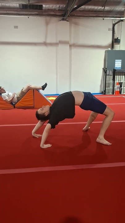 backbend and bridge practice at my gymnastics class - YouTube