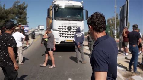 Video Settler Groups Block Aid Trucks From Passing Into Gaza Abc News