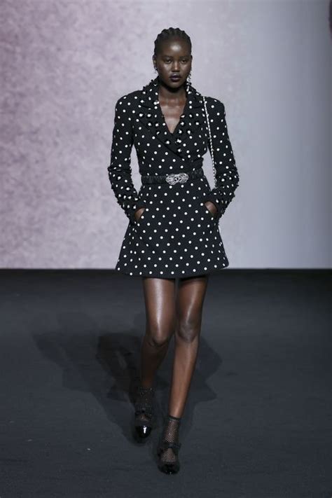 أحدث قصات فساتين للصدر الكبير مجلة الجميلة