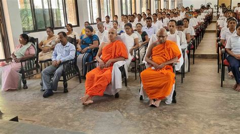 දඹදෙණිය සාරිපුත්ත ජාතික විද්‍යාපීඨය සඳහා සතිමත් බව Sati Pasala Or How To Practice Mindfulness