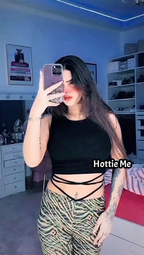 Aroosha R Pakibeauties