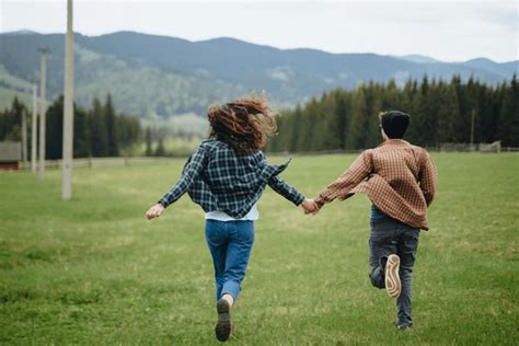2 397 Couple Running Away Royalty Free Photos And Stock Images Shutterstock