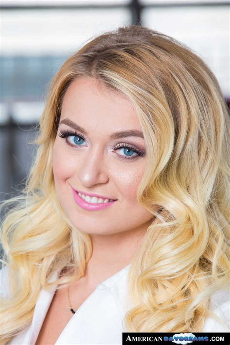 Sexy Realtor Natalia Starr Will Do Anything To Make A Sale On House