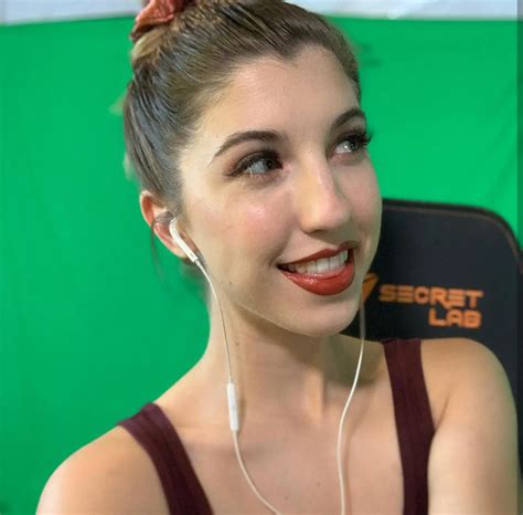 Frivvi Pre Stream Selfie With Rosy Cheeks And Red Lipstick 1 Scrolller
