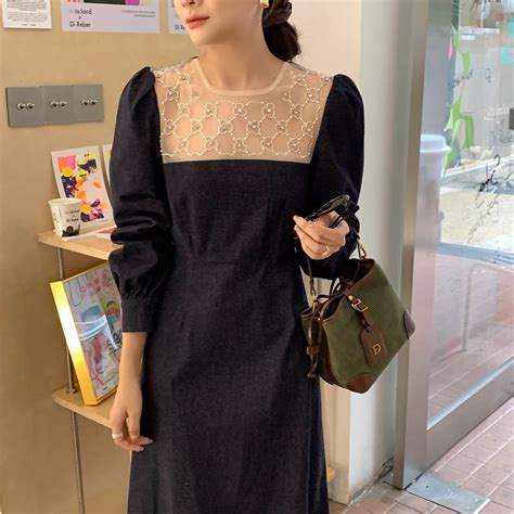 프렌치 데님 드레스 라운드넥 메쉬 오간자 시스루 꽃무늬 큐빅 비즈 퍼프 볼륨 소매 핀턱a라인 데님 롱 원피스 봄 간절기