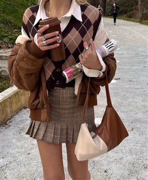 Sofia Coelho On Instagram “preppy Days 🐻” Fashion Cute Casual Outfits Casual Outfits