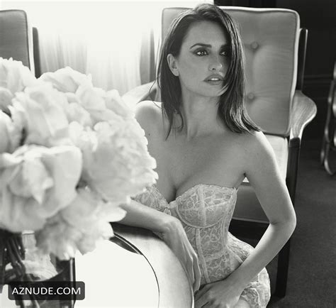 Penelope Cruz Sexy Photoshoot For Esquire UK AZNude