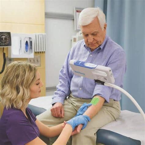 นวัตกรรมทางการแพทย์ ที่ช่วยในการสแกนหาเส้นเลือด Vein Viewer Siam Tips