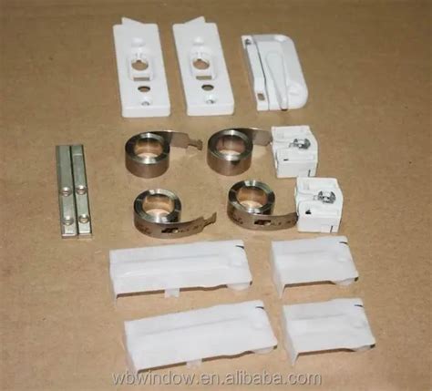 대적인 디자인 Pvc 창 그릴 디자인 더블 교수형 미국 스타일의 Pvc 창을 수직 슬라이딩 창