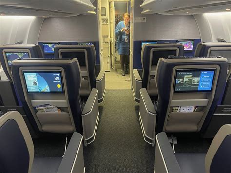 United Boeing 737 800 Interior