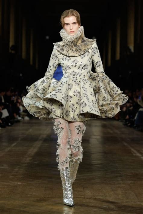 Alexander Mcqueen Fall 2025 Fashion Show The Impression